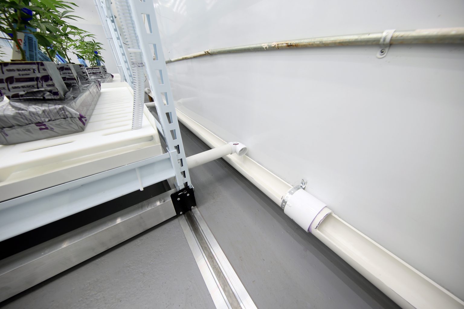 Mobile Vertical Racking PVC Wall Drain - Pipp Horticulture